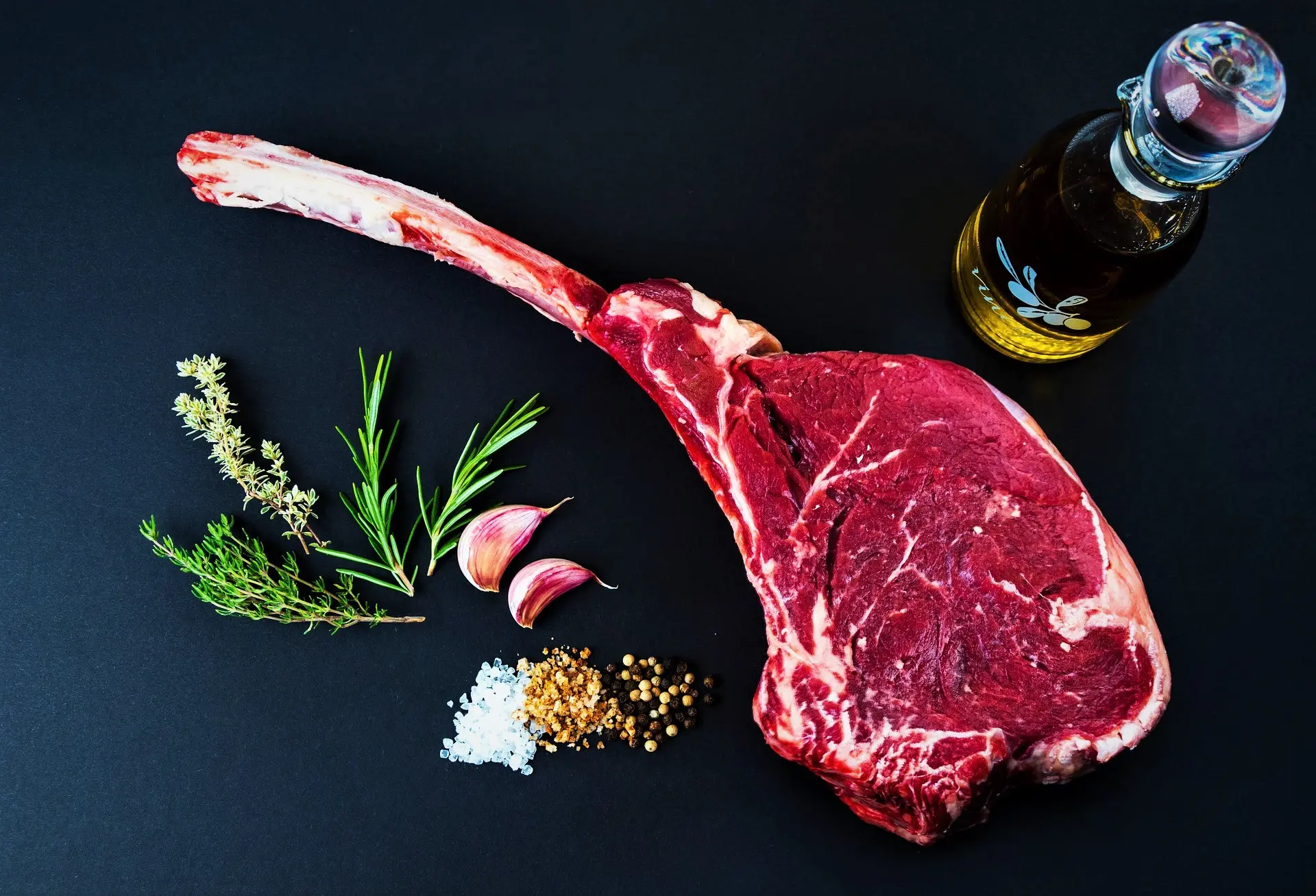 Cómo Elegir los Condimentos Ideales para Preparar Carne Asada Jugosa y